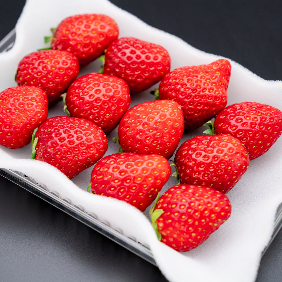 Japanese Strawberry "Miyabi" 400g with GIFT Pack - limited availabilit ...